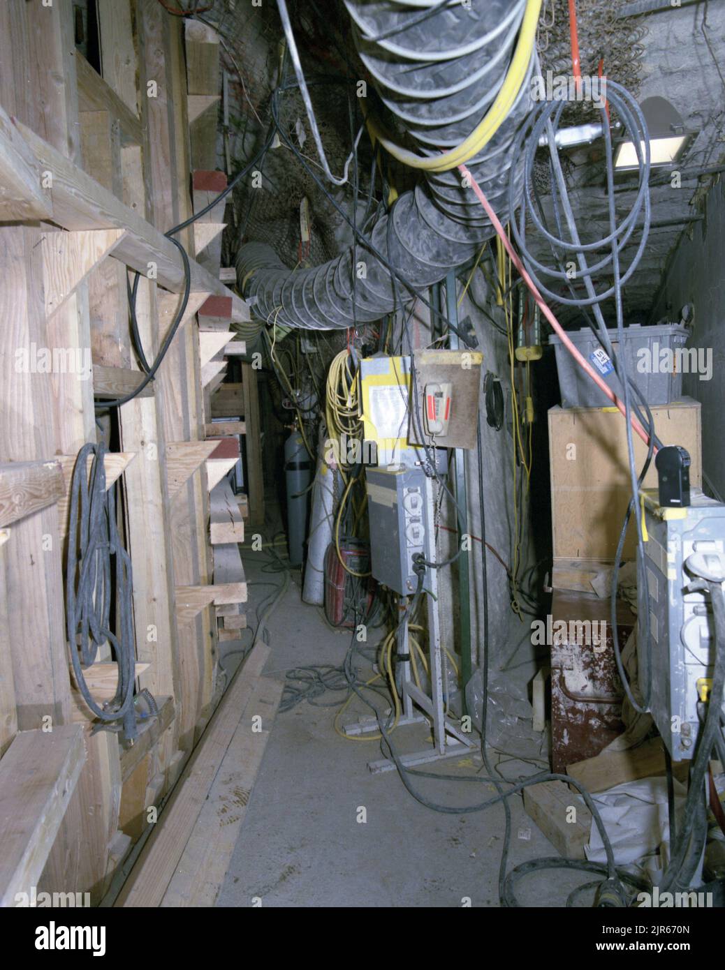 A900443 U12N MINERAL QUARRY FRONT END EXPERIMENT BRETT BEDEAUX (Project ...