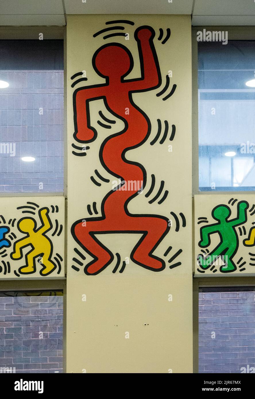 Keith haring mural hi-res stock photography and images - Alamy