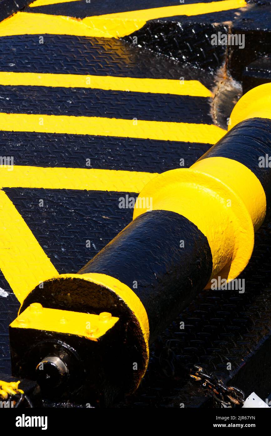 Fishnets winches hi-res stock photography and images - Alamy
