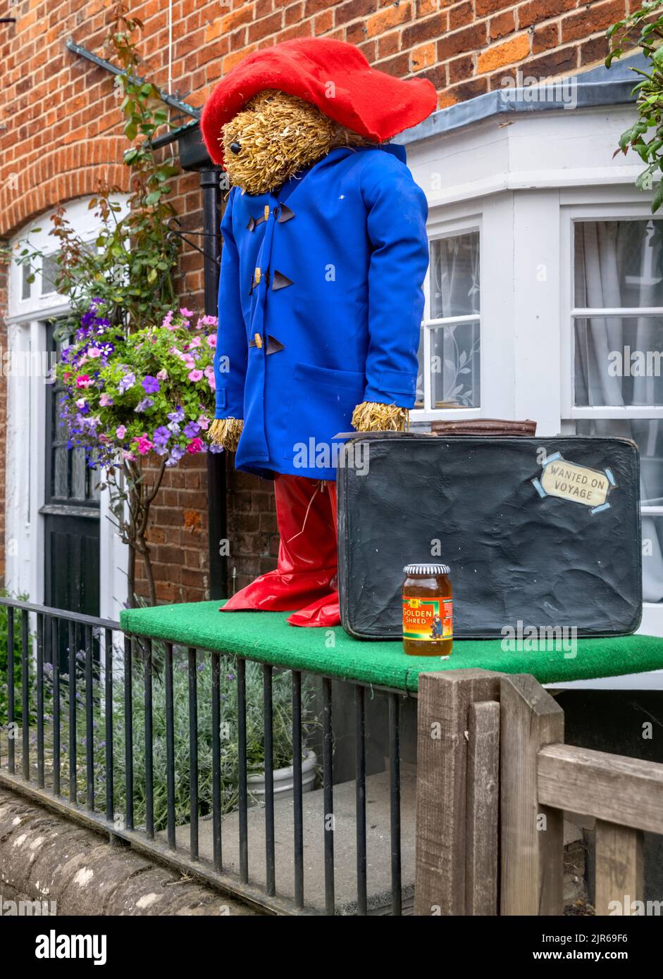 Jar of marmalade paddington bear hi-res stock photography and images ...