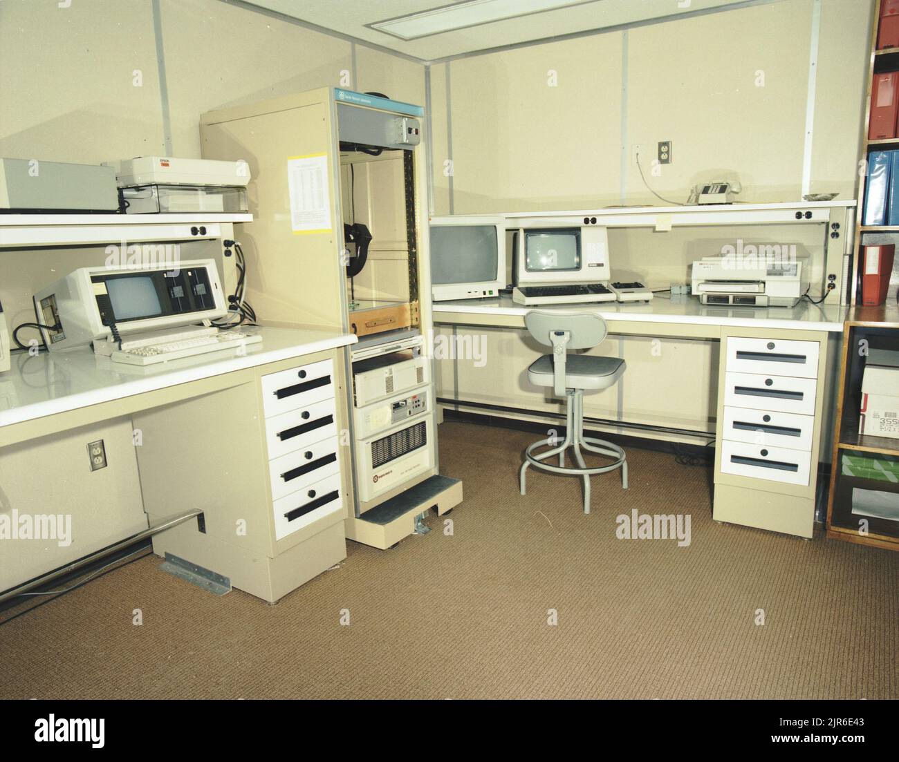 Processors testing hi-res stock photography and images - Alamy