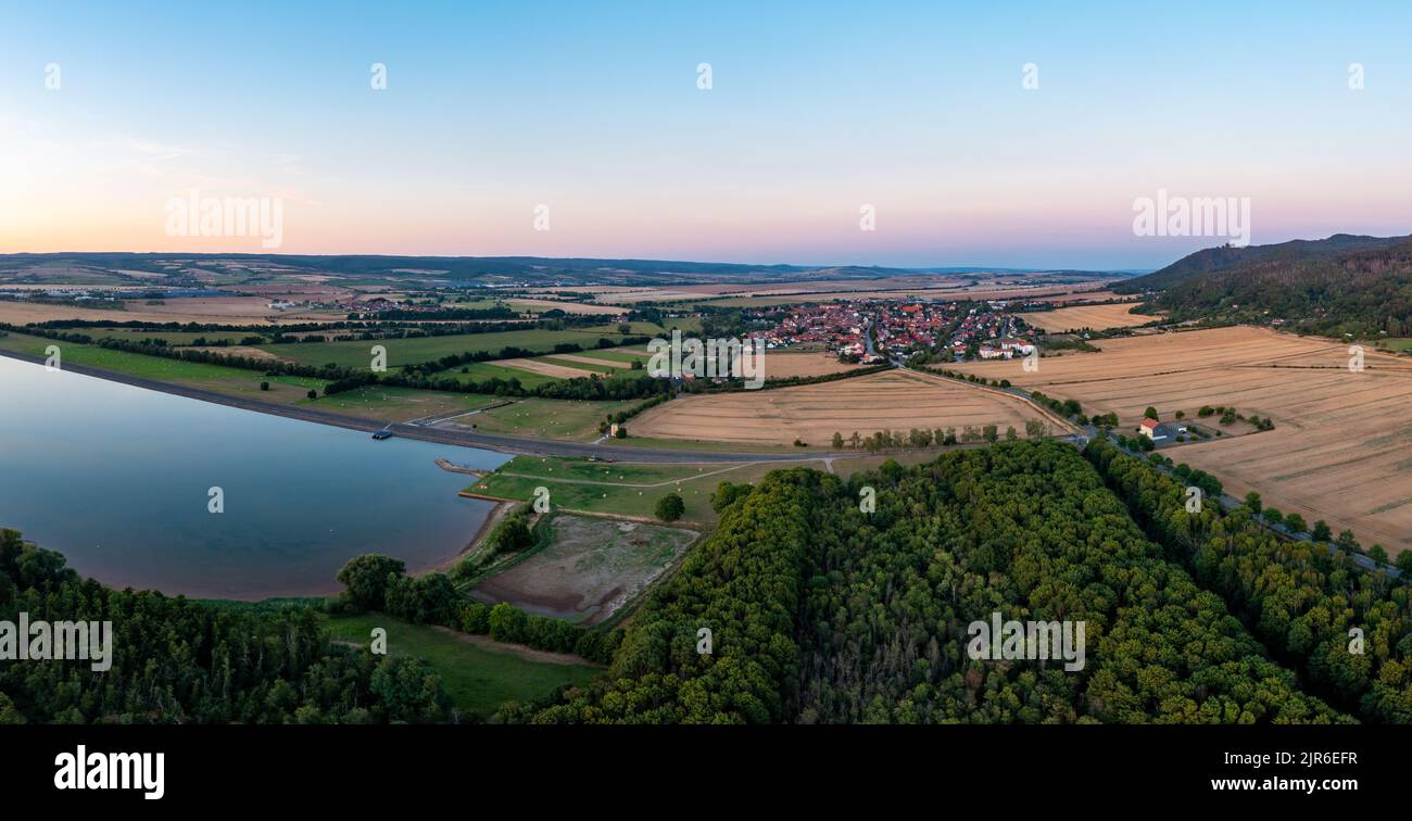 Stausee Kelbra im Sonnenuntergang Stock Photo - Alamy