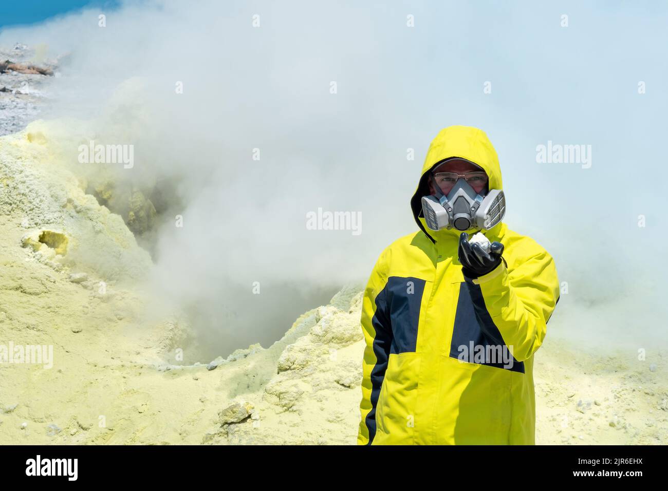 Volcanologist mask hi-res stock photography and images - Alamy
