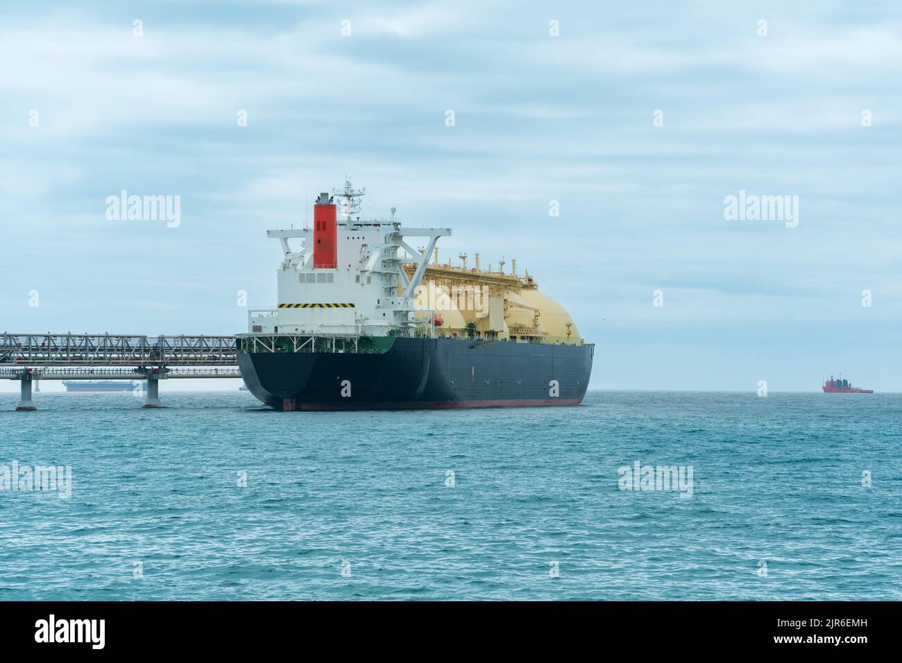 liquefied natural gas tanker vessel during loading at an LNG offshore terminal Stock Photo - Alamy
