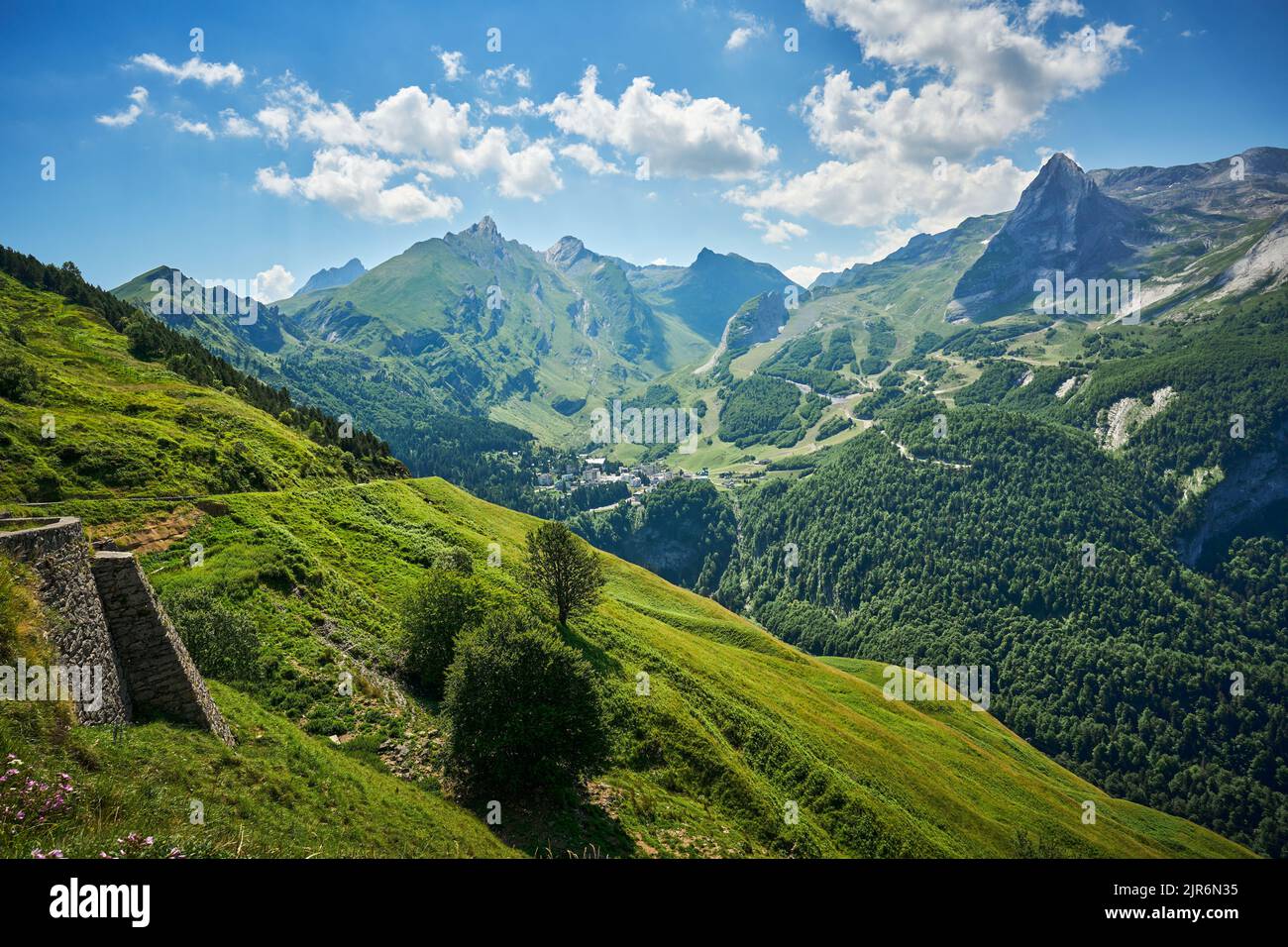 Pyrenees routes hi-res stock photography and images - Alamy