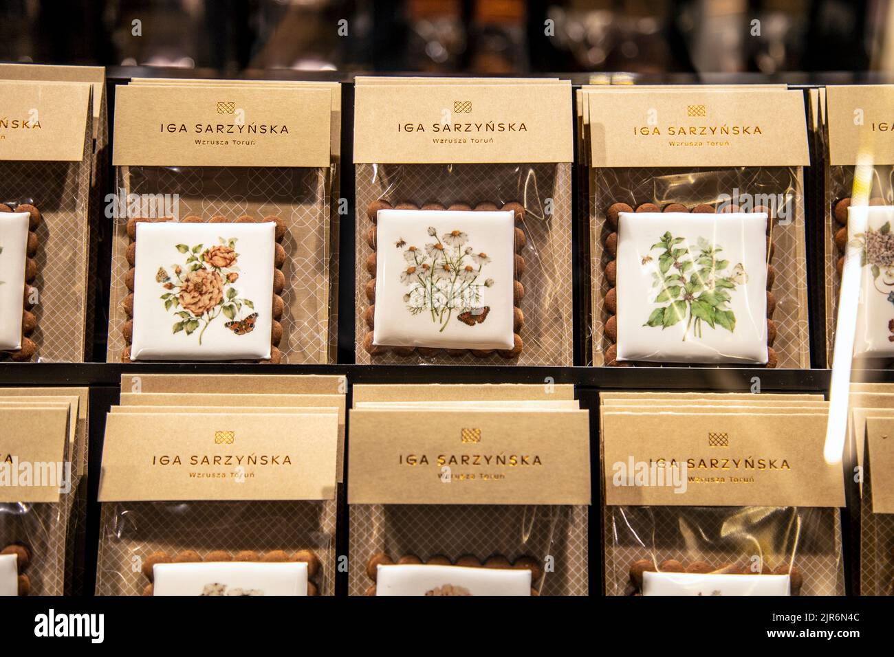 Gingerbread cookies decorated with floral artwork at Iga Sarzynska ...