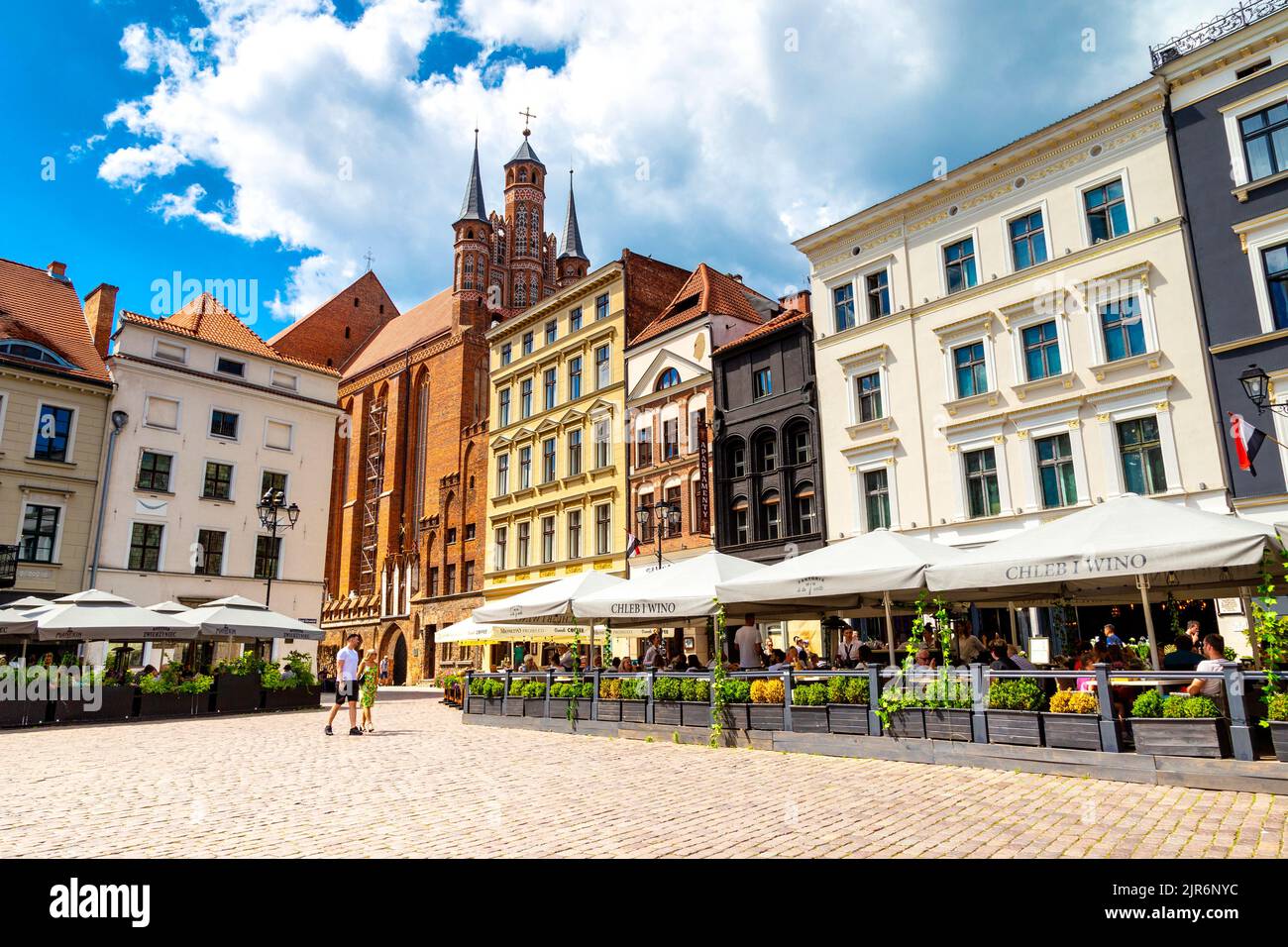 Colourful houses around the Old Town Market Square (Rynek Staromiejski ...