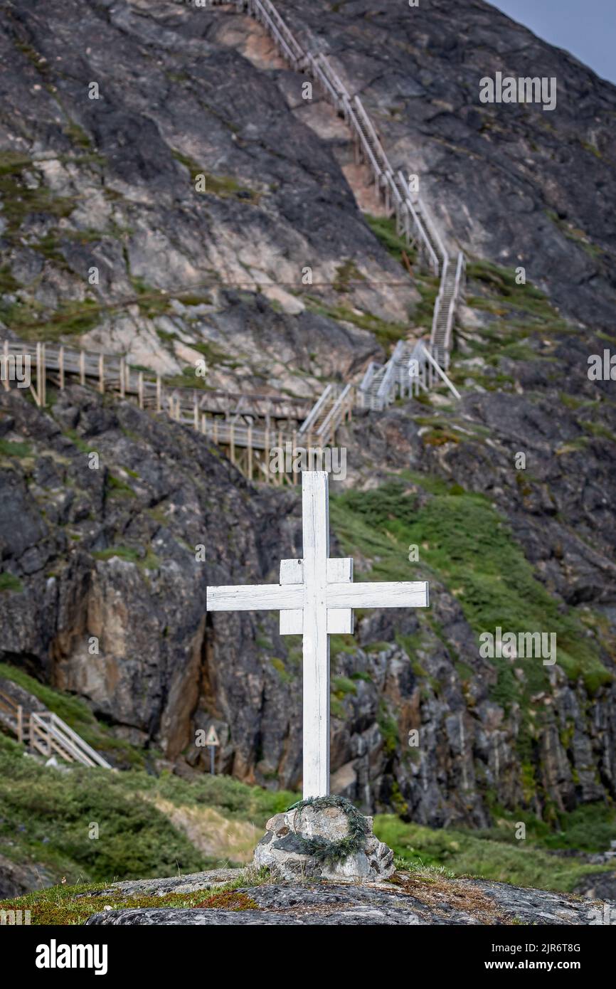 Wooden cross in graveyard hi-res stock photography and images - Alamy