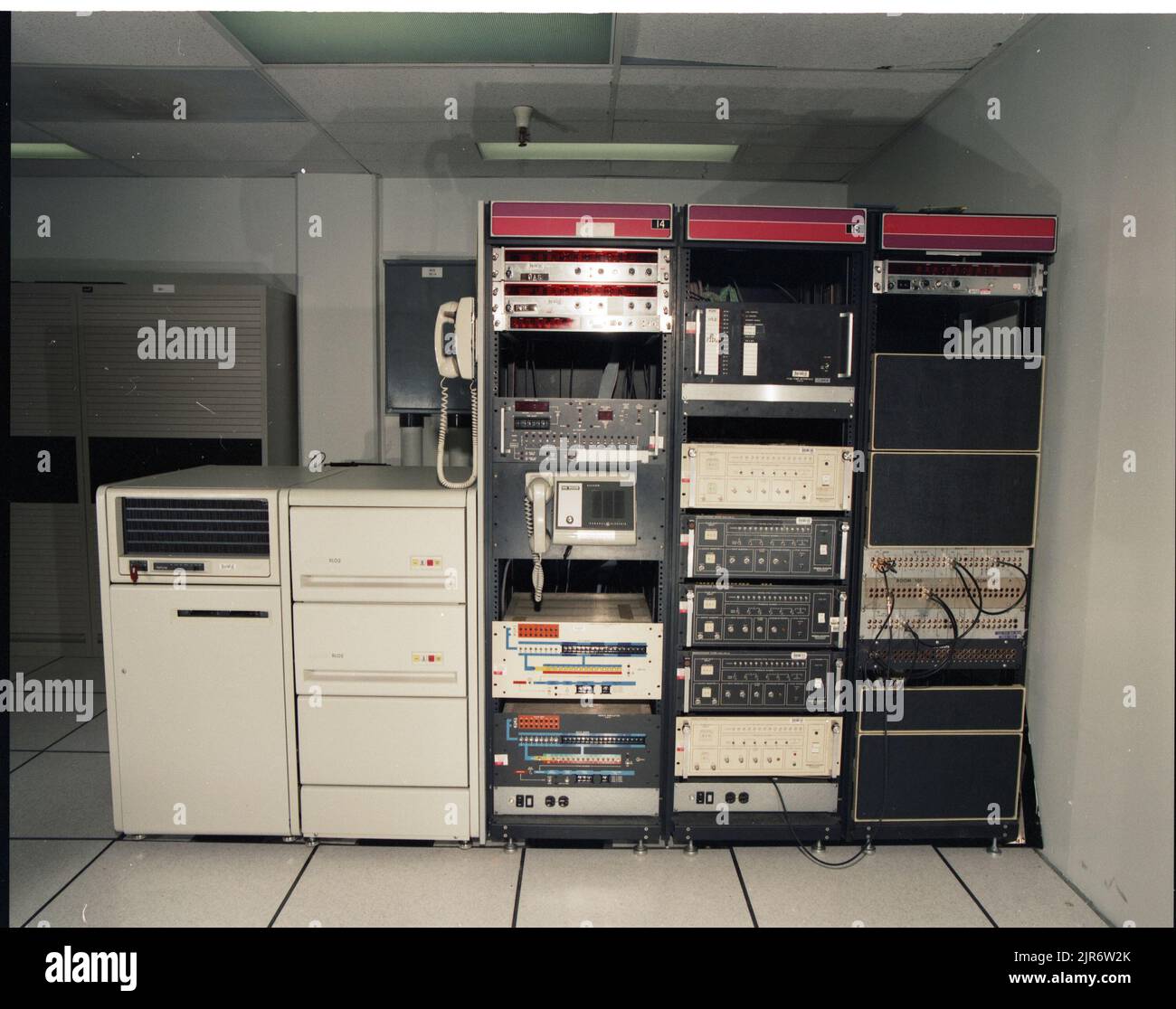 4 telephones hi-res stock photography and images - Alamy