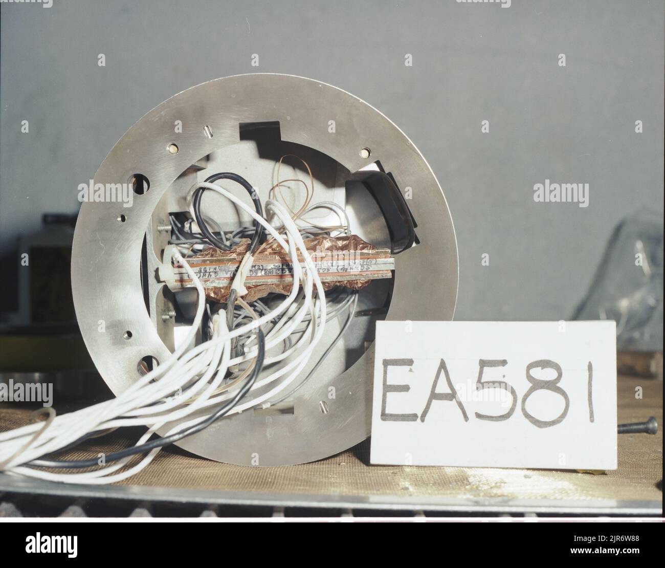 A87610 U12N MIDDLE NOTE EXPERIMENT RECOVERY WILLIAM BARRETT (PROJECT ...