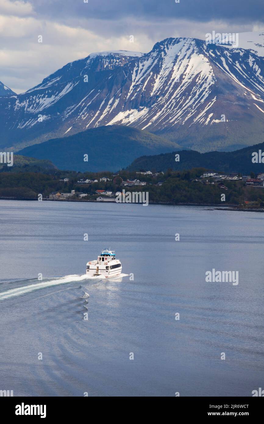 Passenger ferry alesund hi-res stock photography and images - Alamy