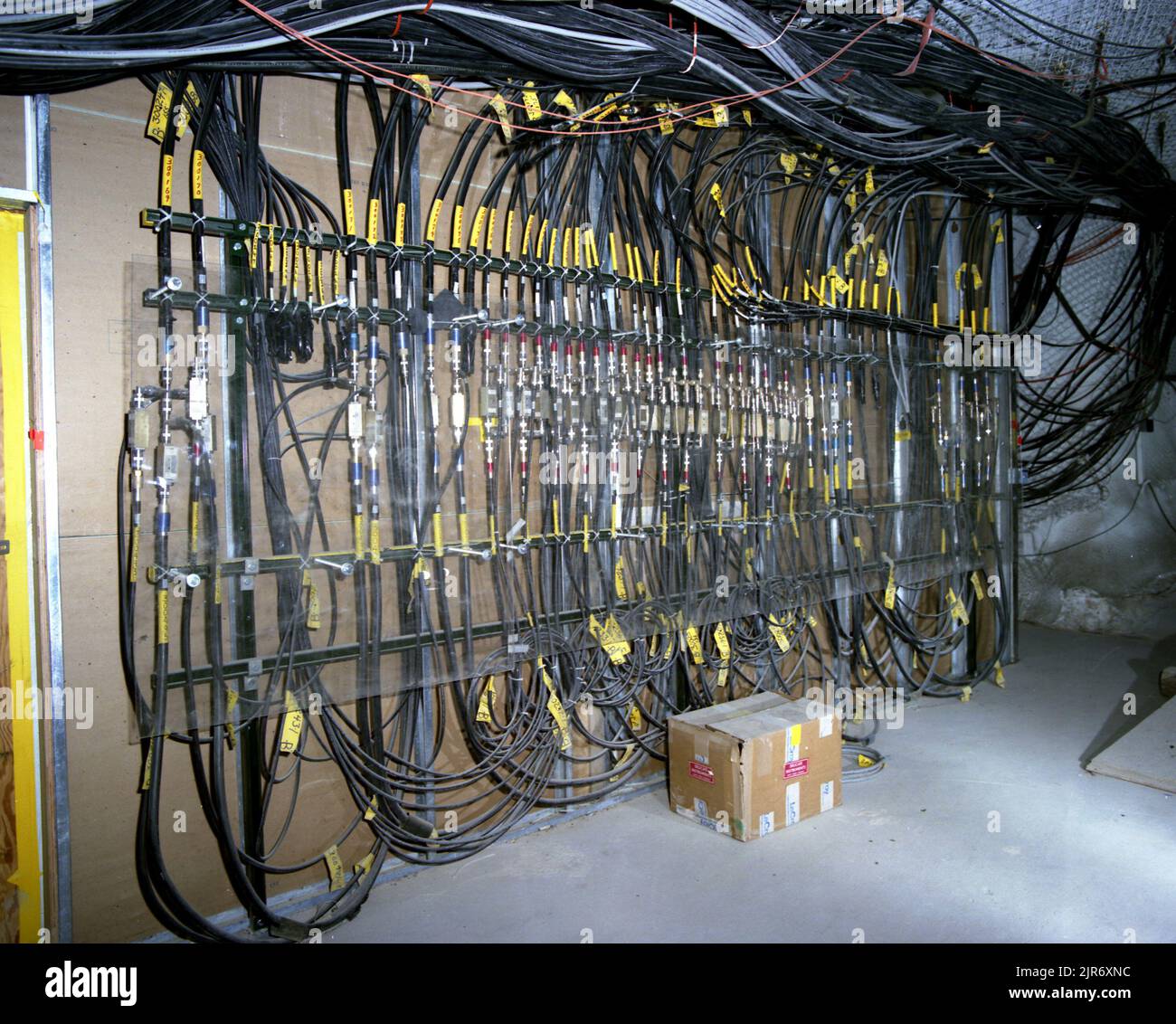 Cable racks hi-res stock photography and images - Alamy
