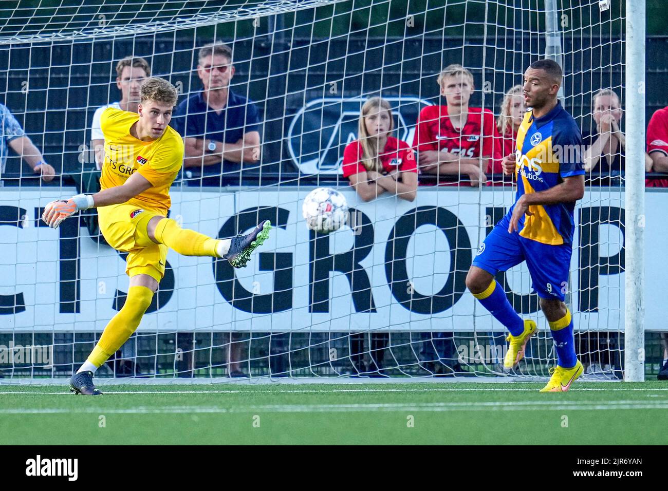 Goalkeeper sem westerveld hi-res stock photography and images - Alamy