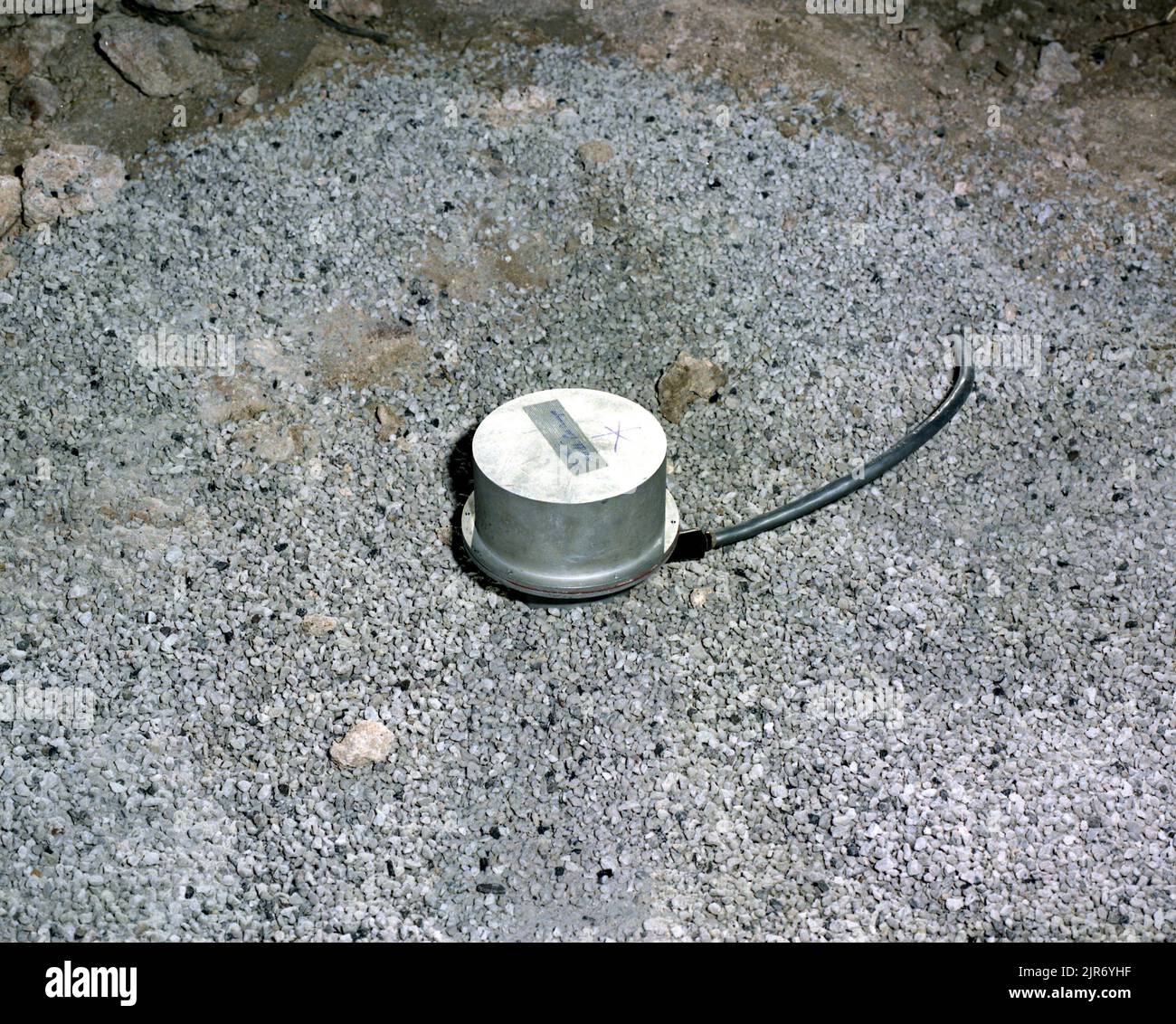 Weapons detection technology hi-res stock photography and images - Alamy