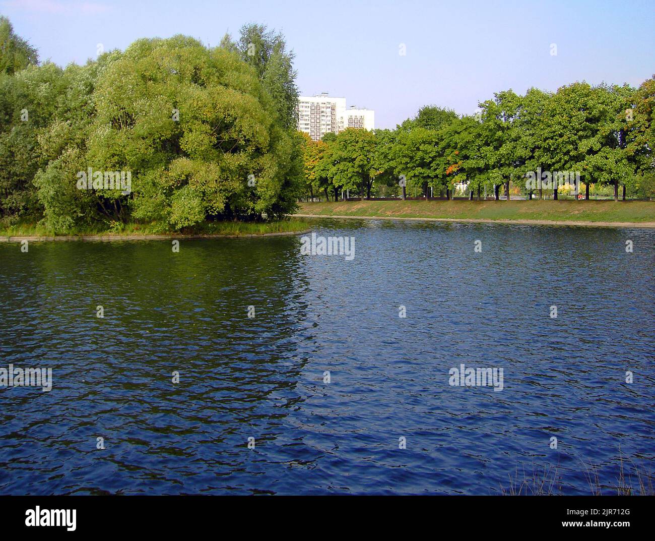 summer in city park at august Stock Photo - Alamy