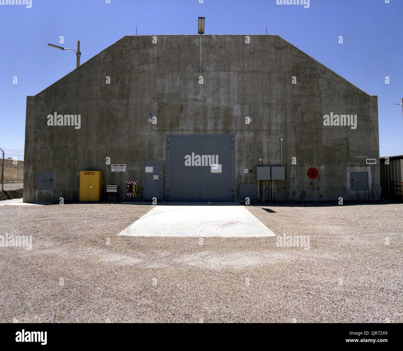 Engineer lab testing concrete hi-res stock photography and images - Alamy