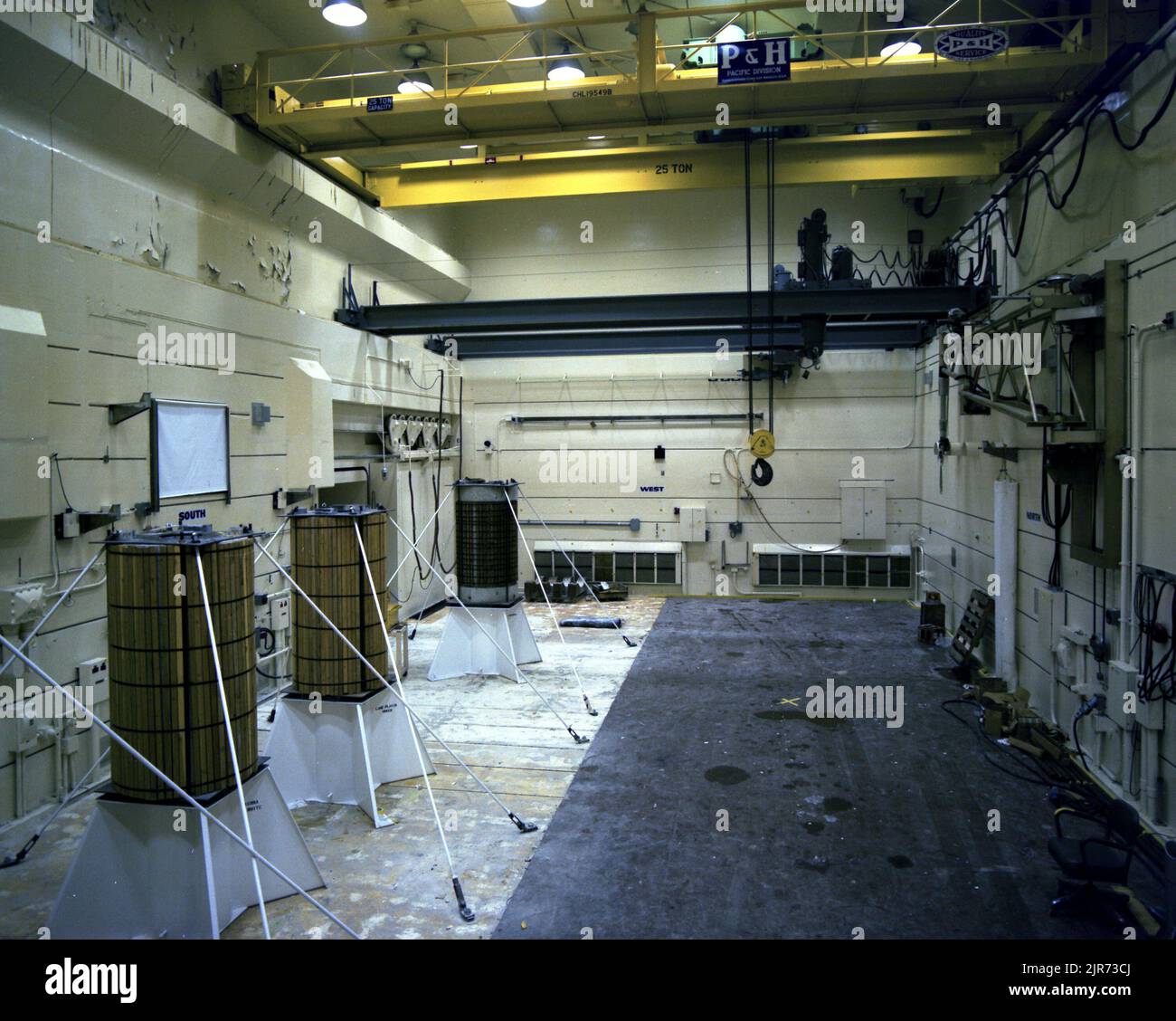 Large lab machines hi-res stock photography and images - Alamy