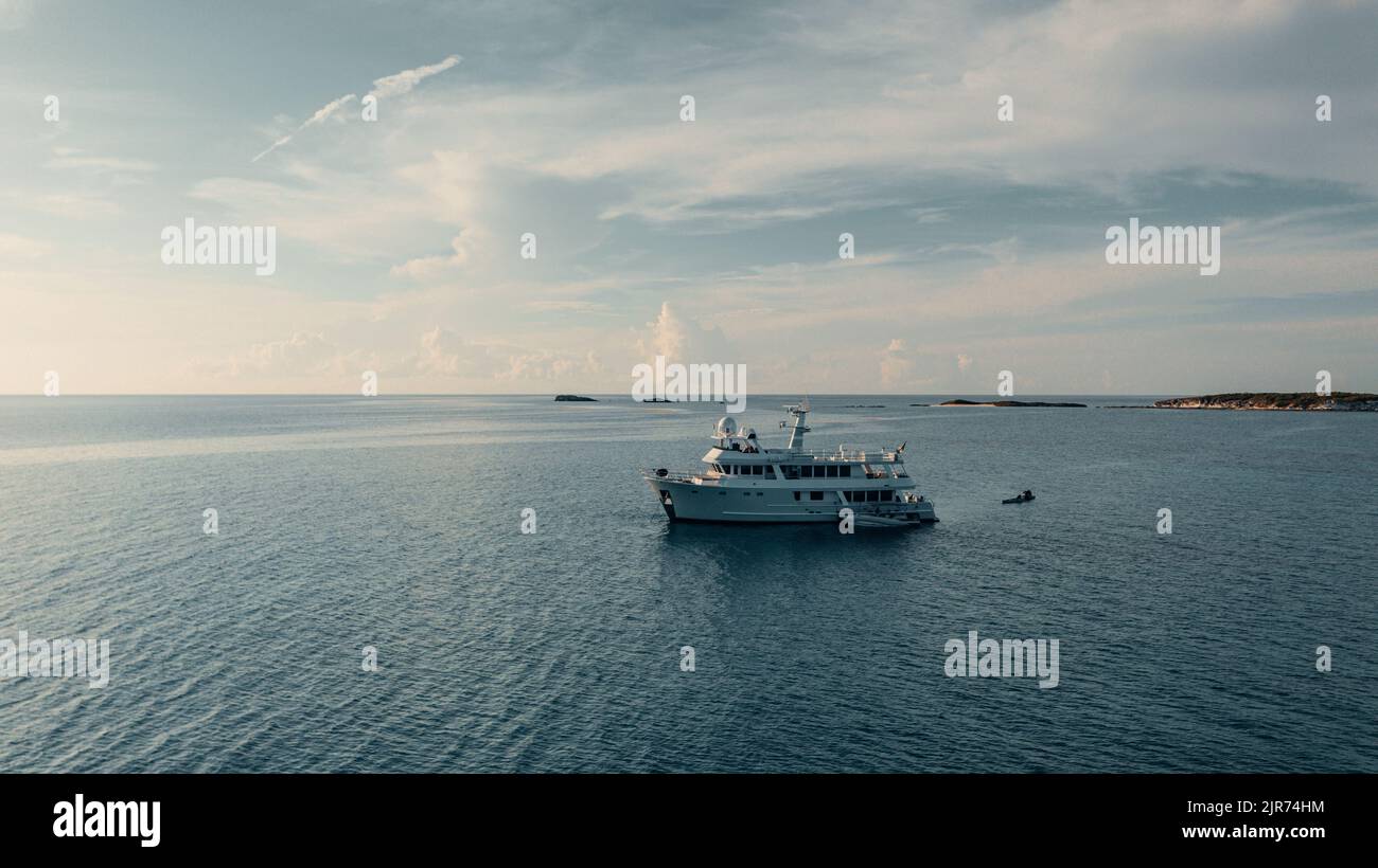 Aerial view of yacht at anchor in the Bahamas Stock Photo - Alamy