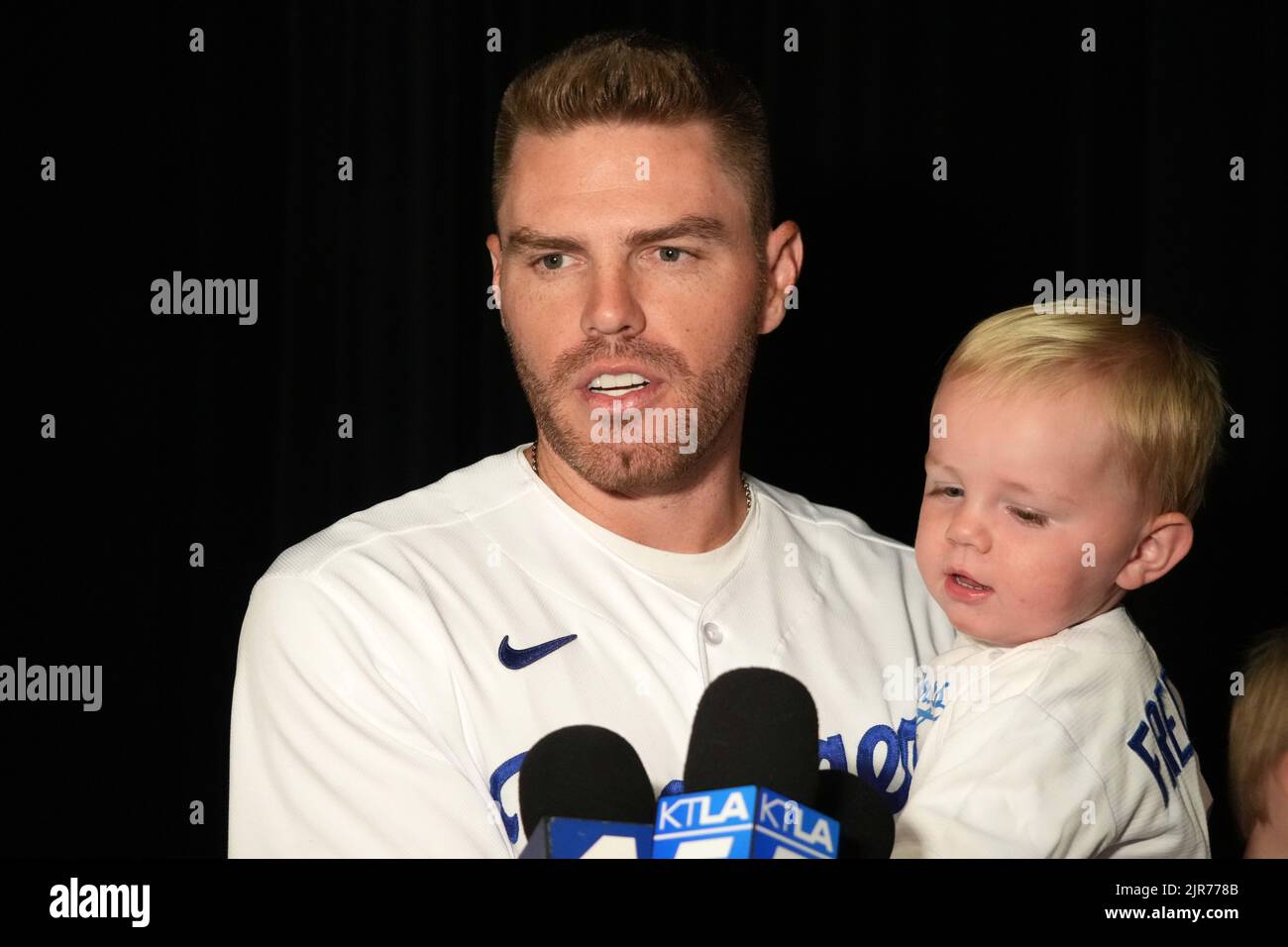 Los Angeles Dodgers first baseman Freddie Freeman and wife Chelsea ...