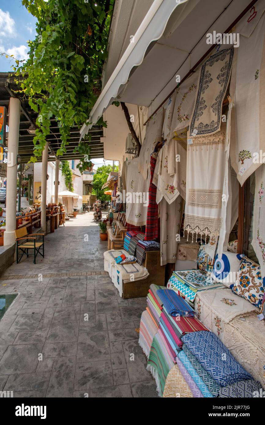 linen products, towels, throws, covers, and embroidered goods for sale ...