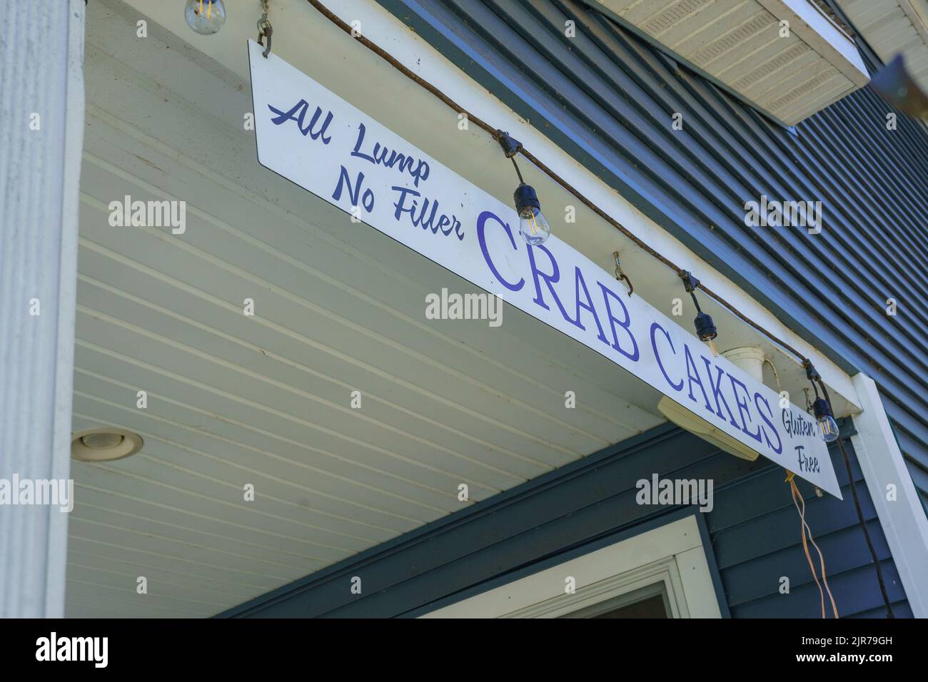 Crab cakes sign hi-res stock photography and images - Alamy