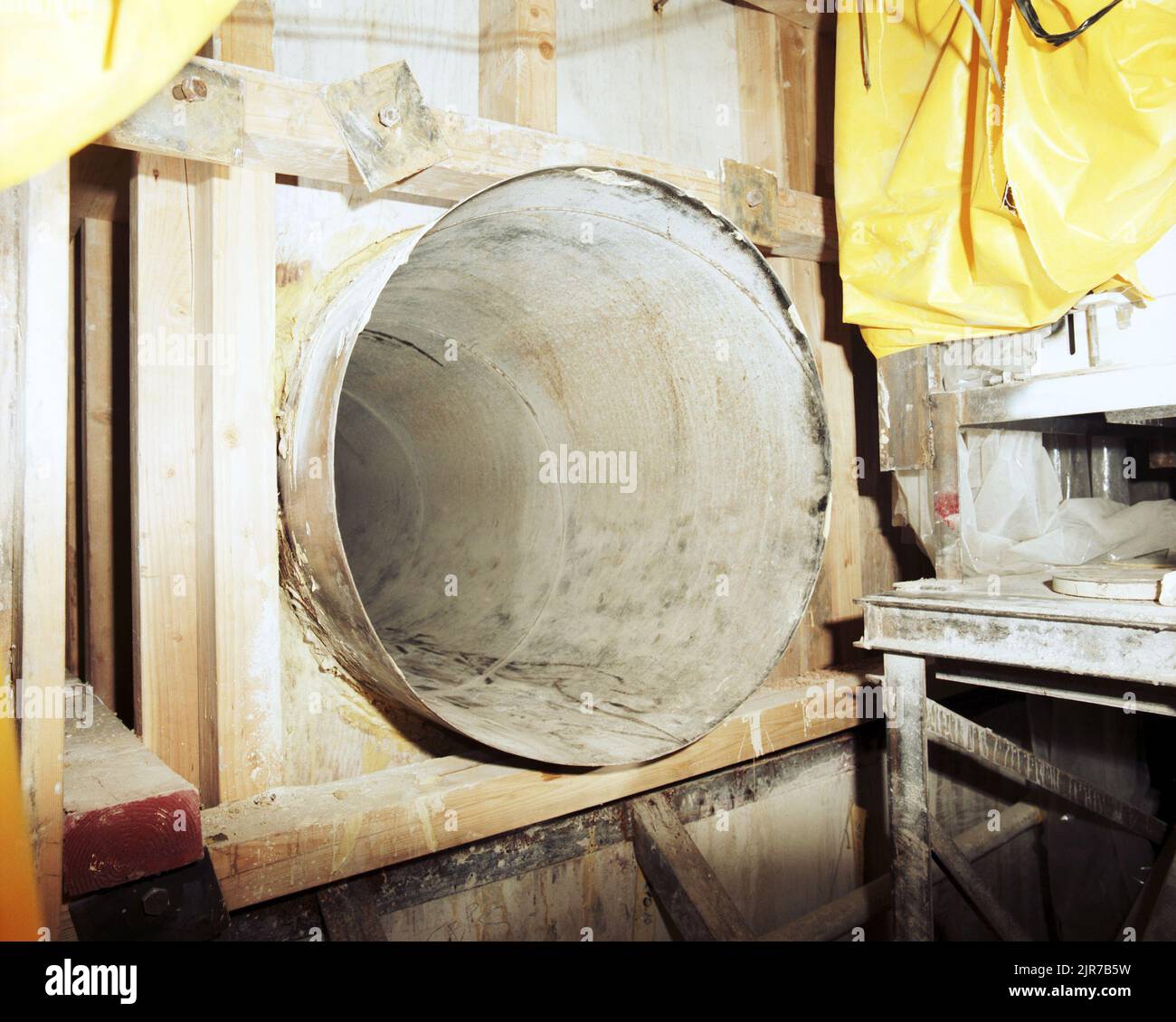 Engineer testing wheels hi-res stock photography and images - Alamy