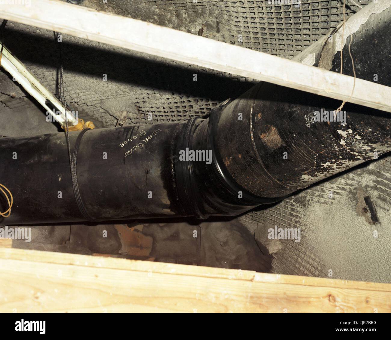 A850341 U12N MISTY RAIN VENT LINES & CABLE PORTS STAN DAINS (Project ...