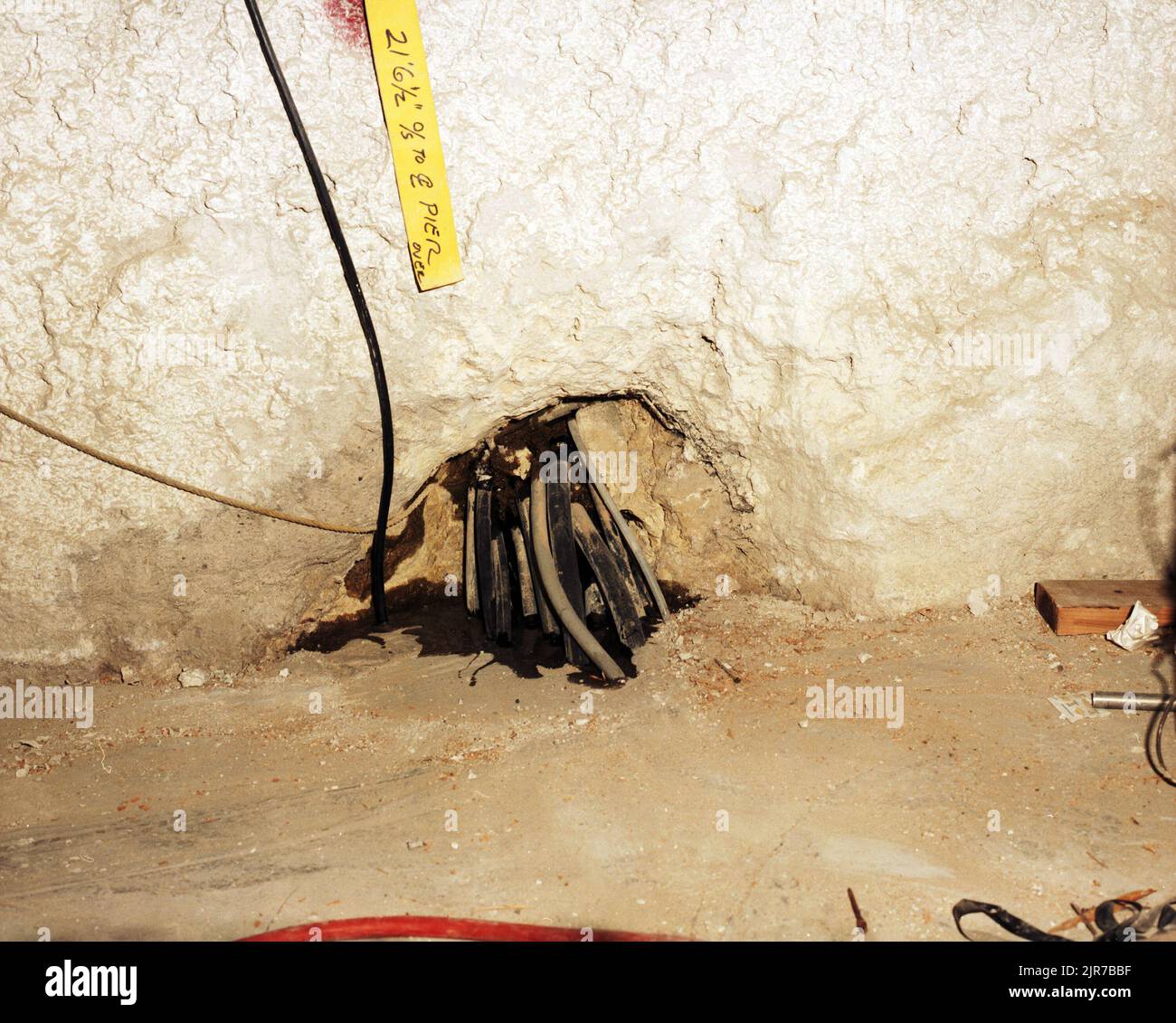 A850359 U12N MISTY RAIN VENT LINES & CABLE PORTS STAN DAINS (Project ...