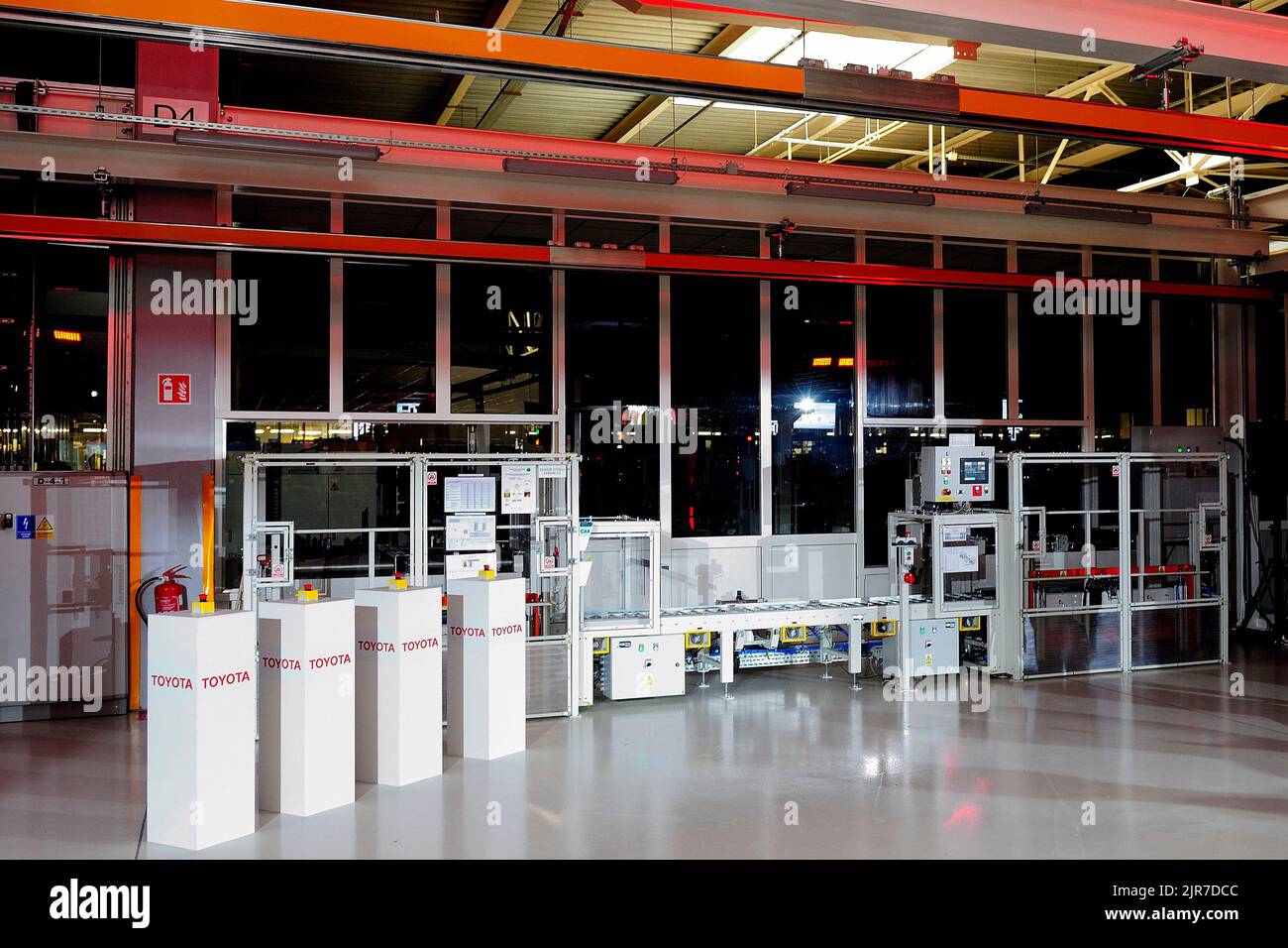 Toyota hybryde technology hi-res stock photography and images - Alamy