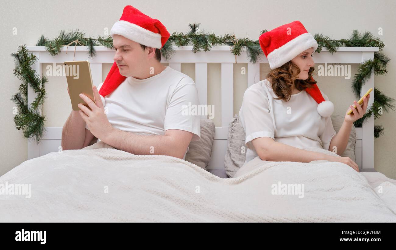 Couple cheating christmas hi-res stock photography and images - Alamy