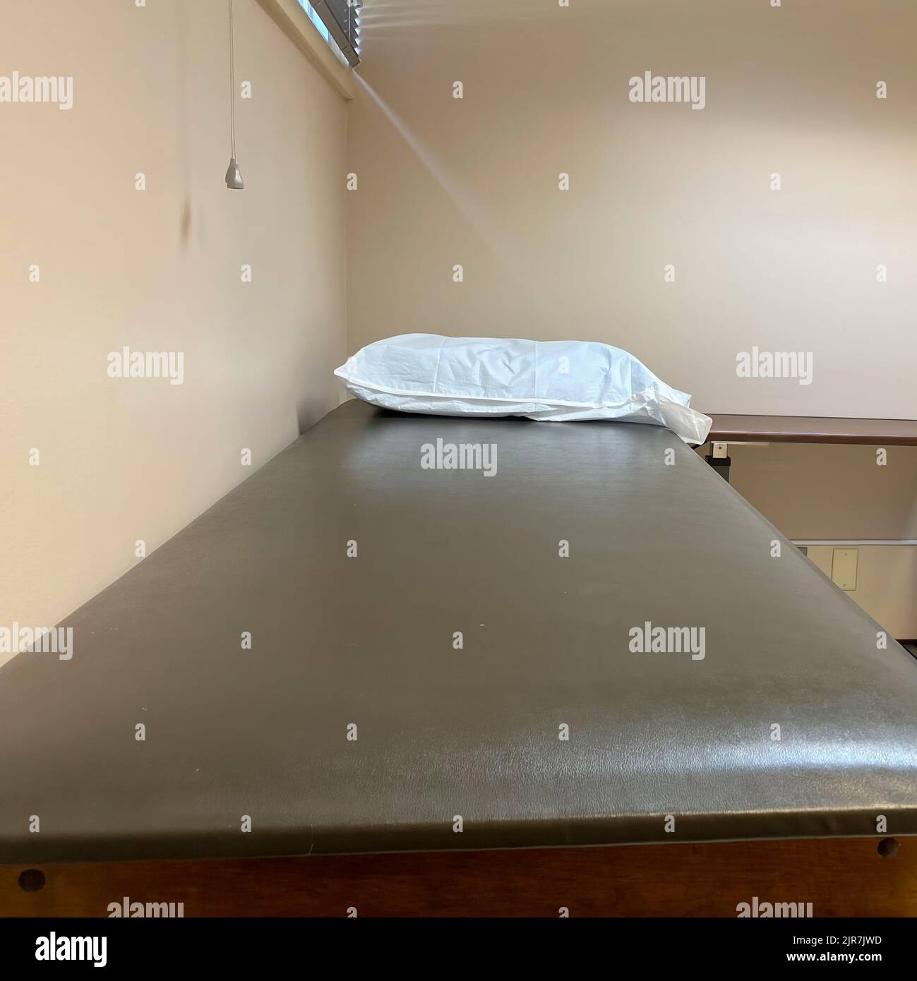 Wooden exam table to local orthopedic surgeon's office Stock Photo - Alamy