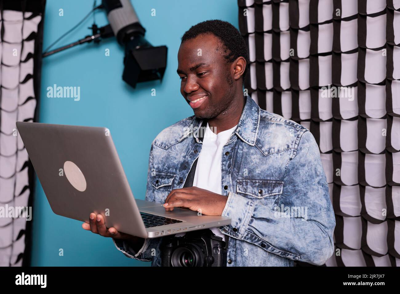 Photoshoot computer hi-res stock photography and images - Alamy