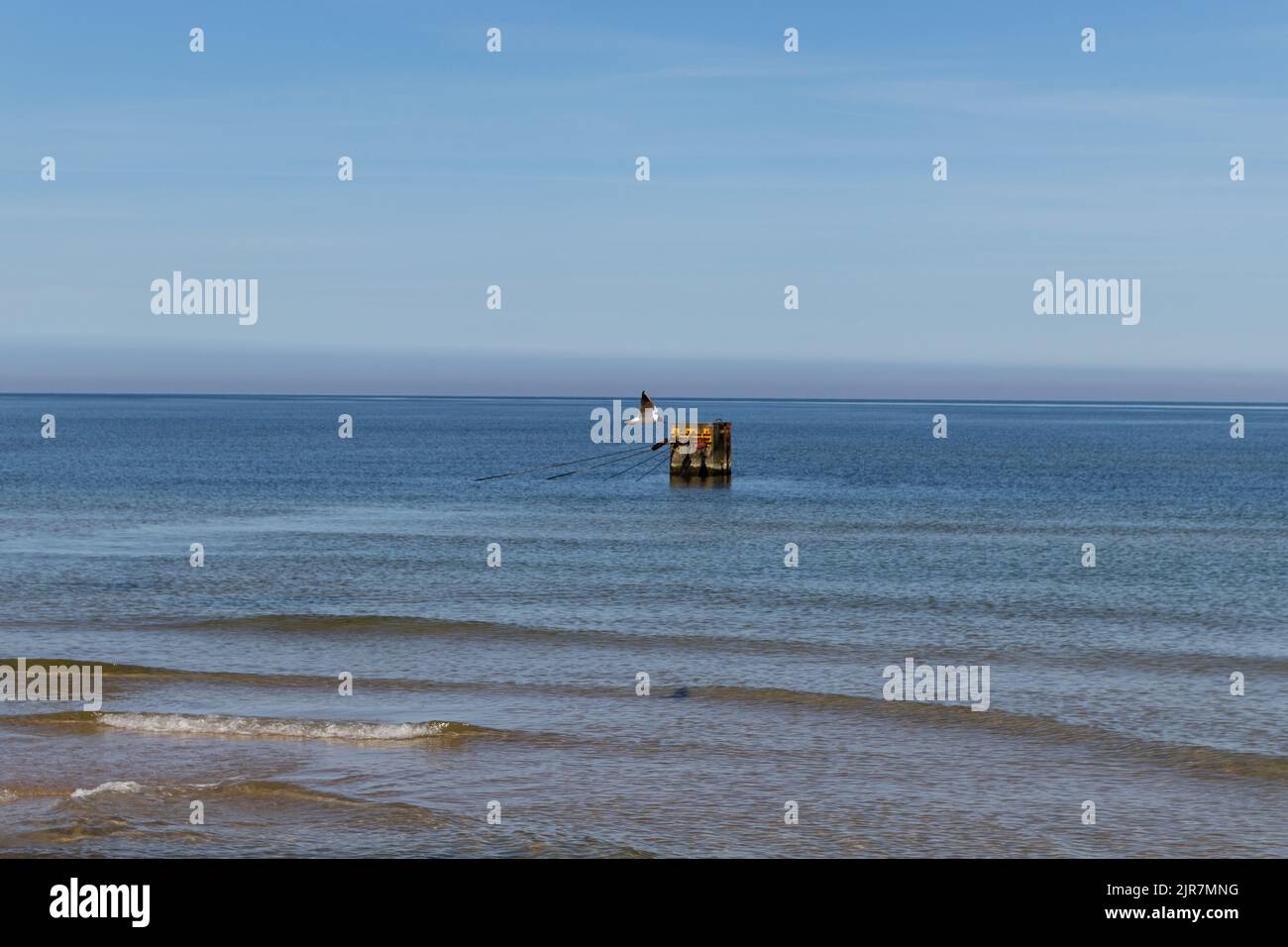 Concrete block in sea hi-res stock photography and images - Alamy