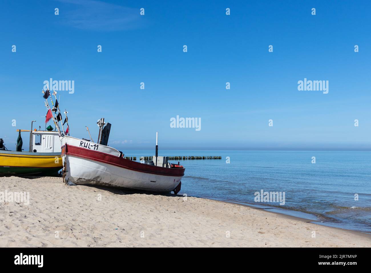 Summer tugboat bay beach hi-res stock photography and images - Alamy