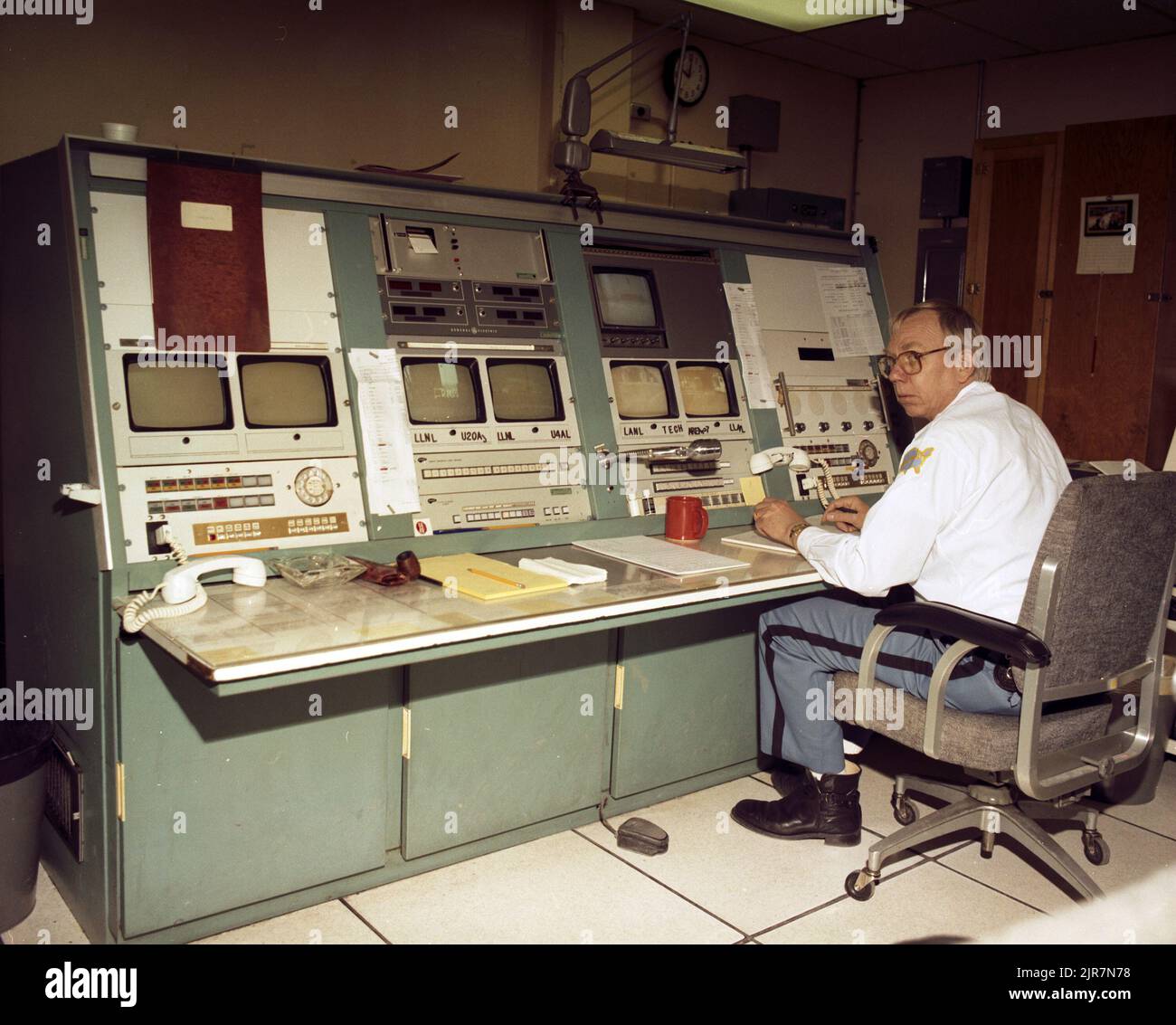 1982 building hi-res stock photography and images - Alamy