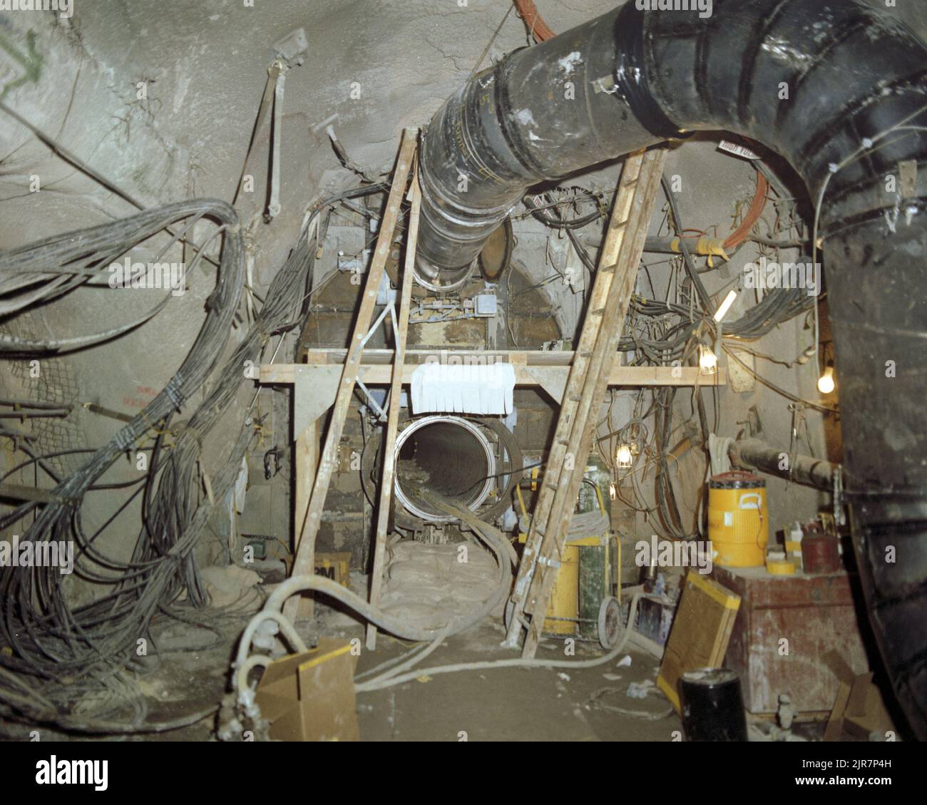 A821795 U12N HURON LANDING/DIAMOND ACE ALCOVE 3-4 RACKS JOHN ALLEN ...