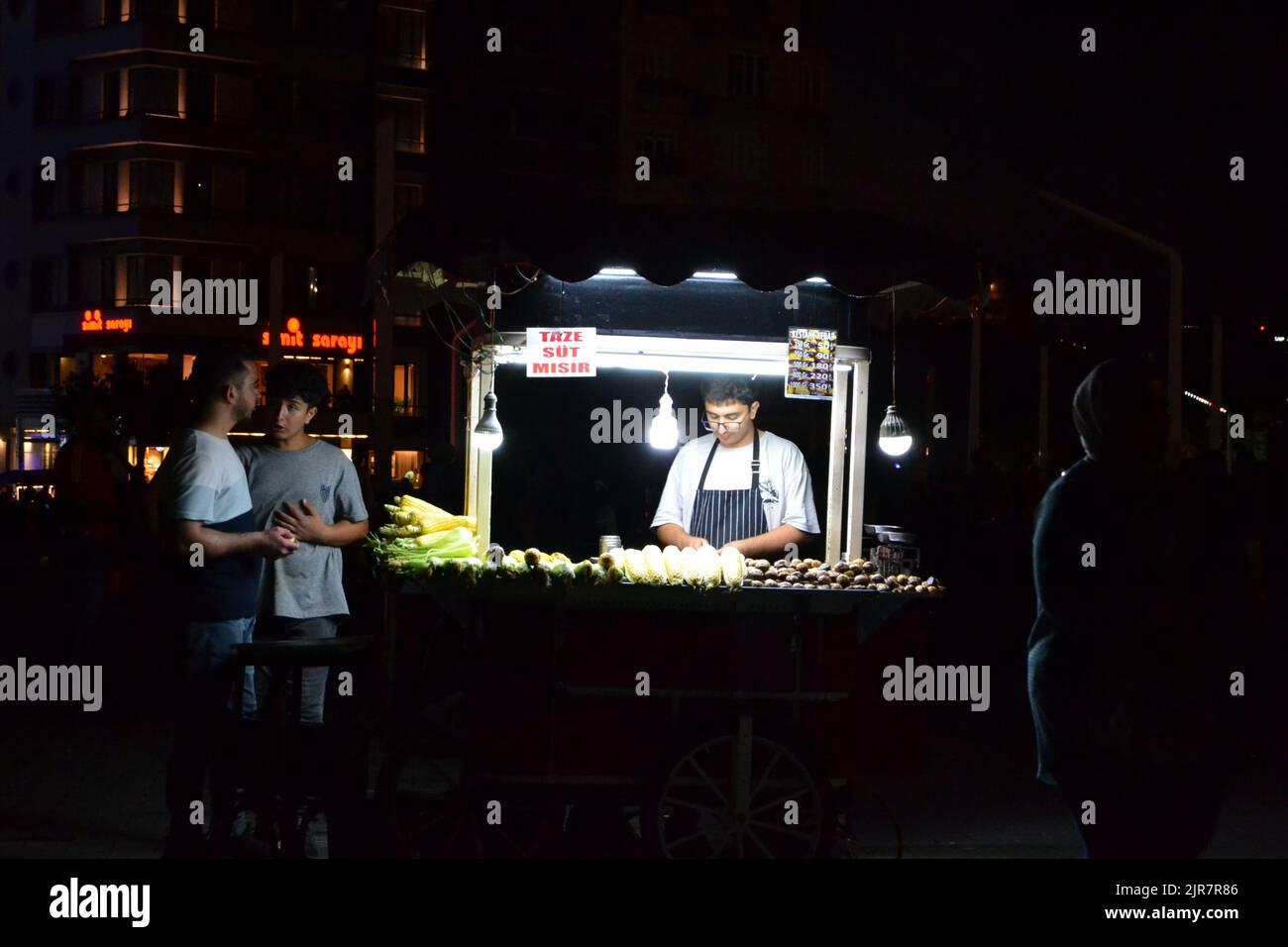 Cart selling corn hi-res stock photography and images - Alamy