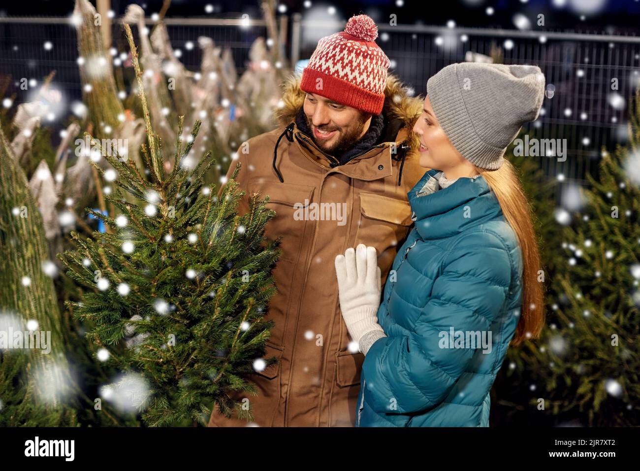 Happy customer couple tree hi-res stock photography and images - Alamy