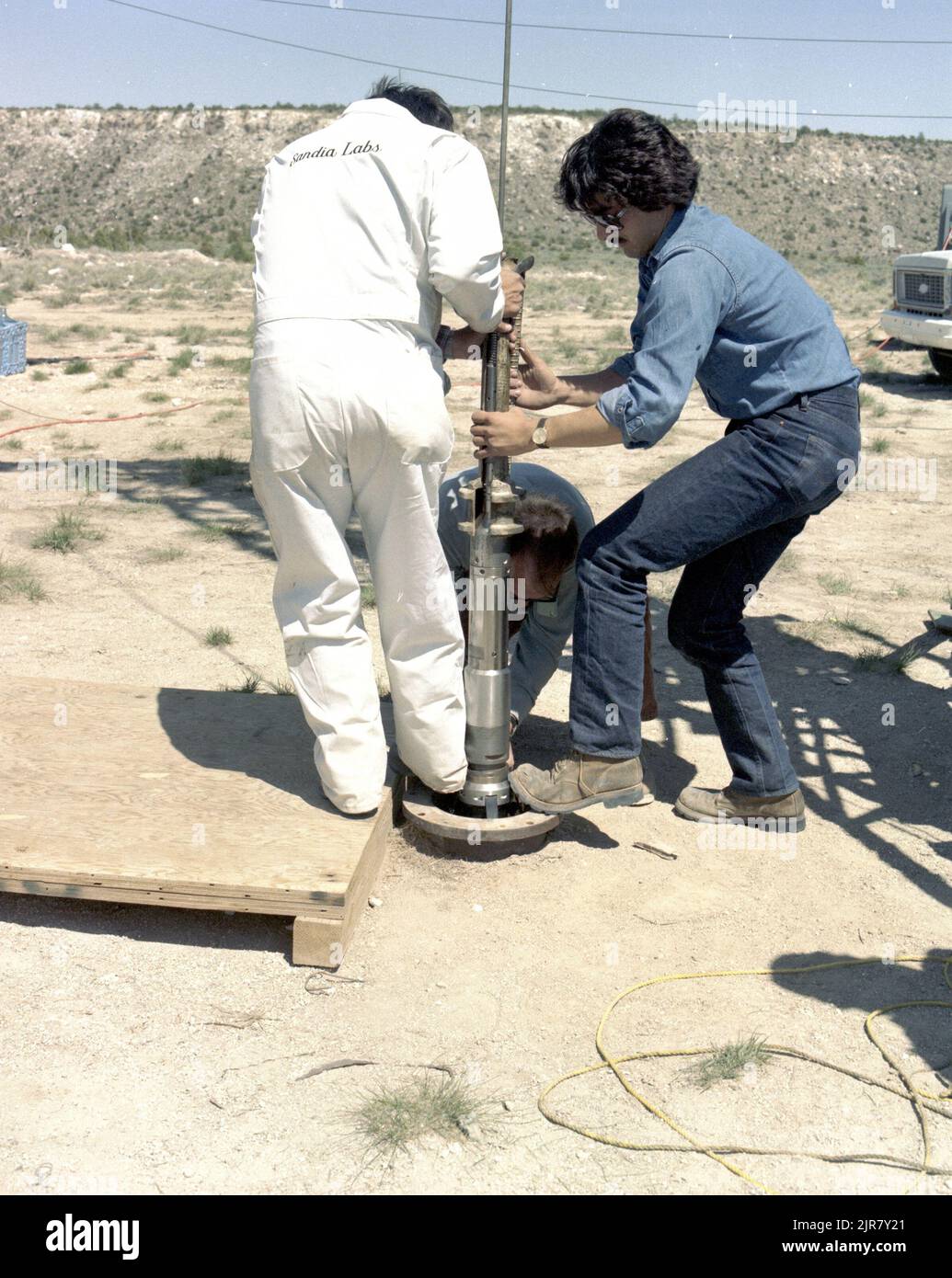 A820694 AREA 20 WINS CARRILLO, LARRY R MAY 5 82 EG&G/NTS PHOTO LAB ...