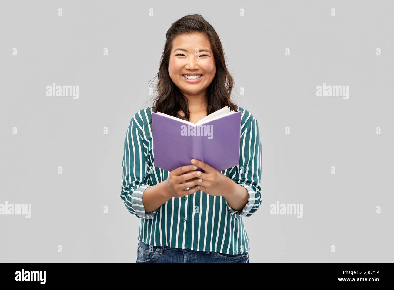 Beautiful woman blank book hi-res stock photography and images - Alamy
