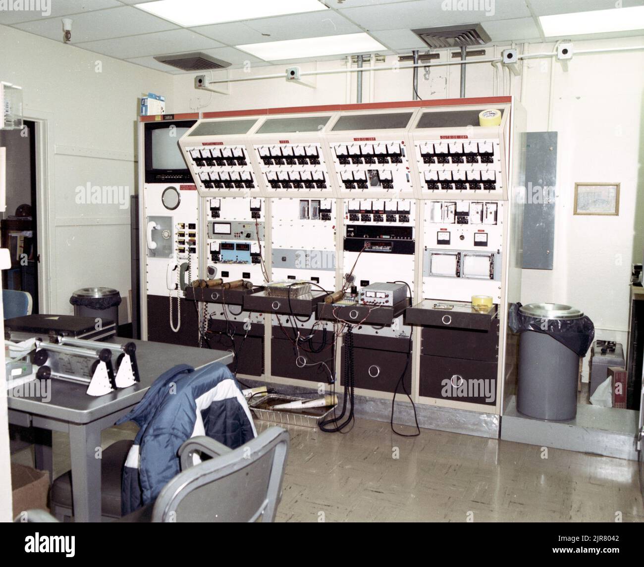Nuclear weapon test control hi-res stock photography and images - Alamy