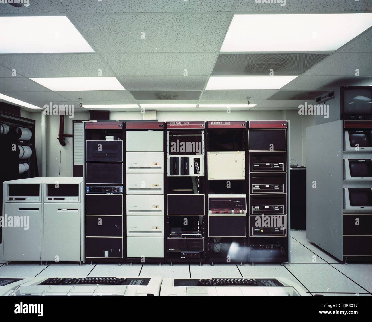 Leo laboratories hi-res stock photography and images - Alamy