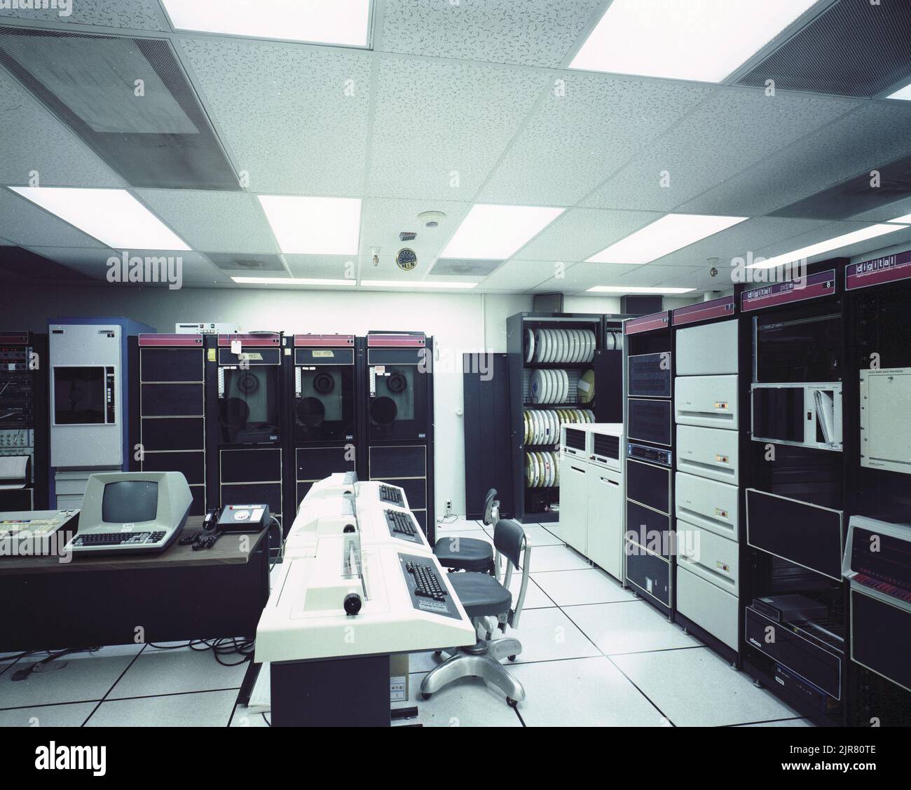 Leo laboratories hi-res stock photography and images - Alamy