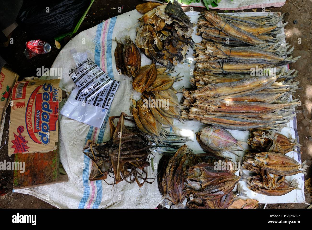 Indonesia Alor Island - Kalabahi market vegitable stall Stock Photo - Alamy
