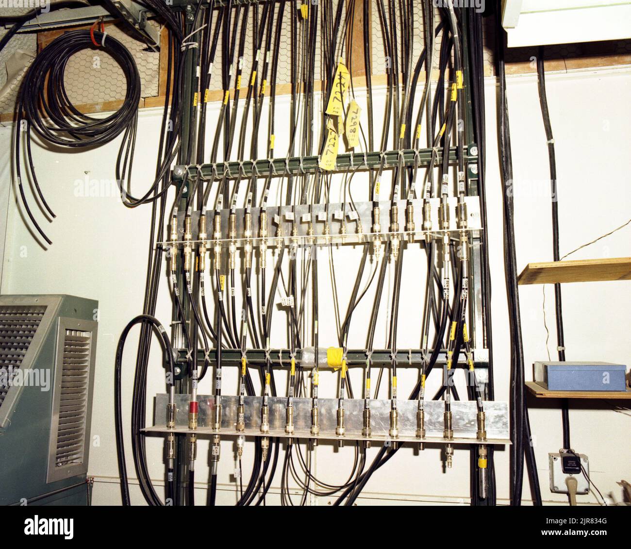 A801448 U12N MINERS IRON ALCOVE #1 JOHN W ALLEN OCT 28 80EG&G/NTS PHOTO ...