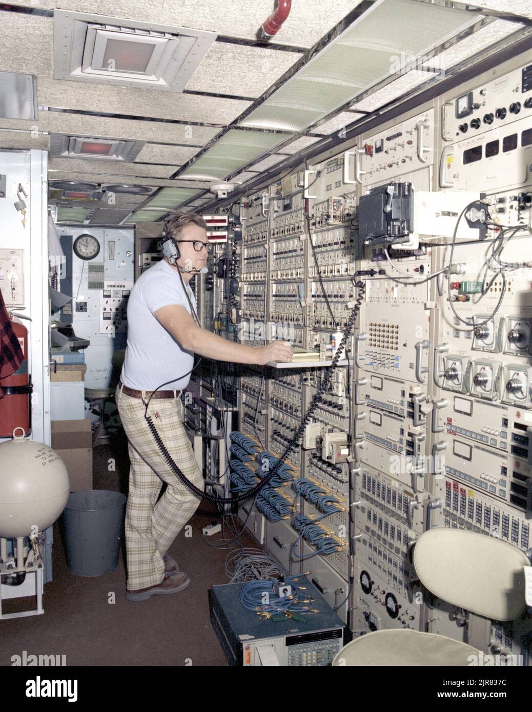 Nuclear weapon test control hi-res stock photography and images - Alamy