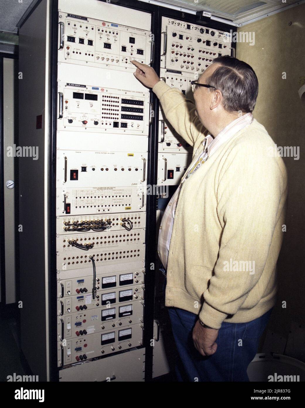 Nuclear weapon test control hi-res stock photography and images - Alamy