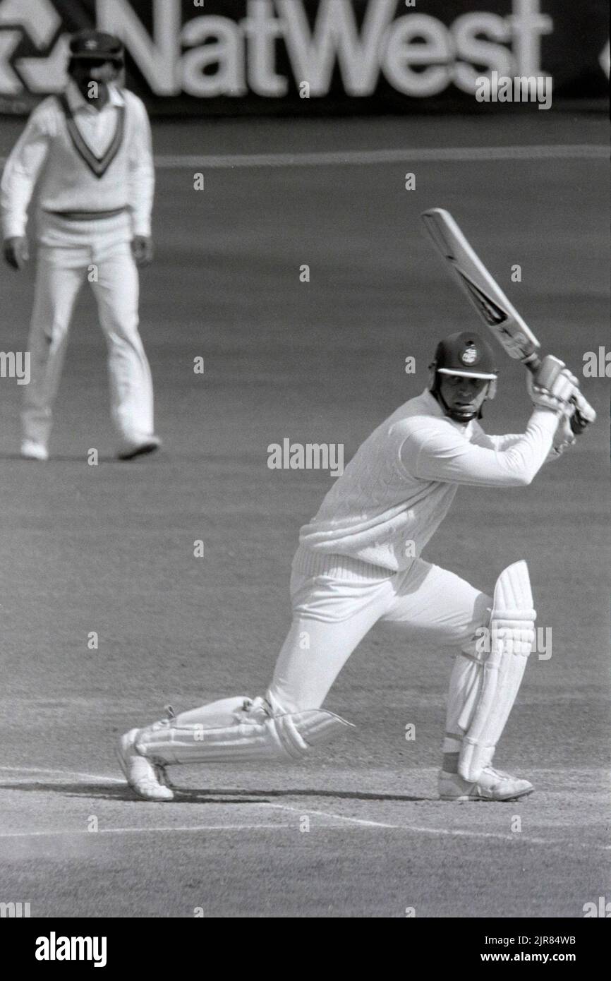 English professional cricketer hi-res stock photography and images - Alamy