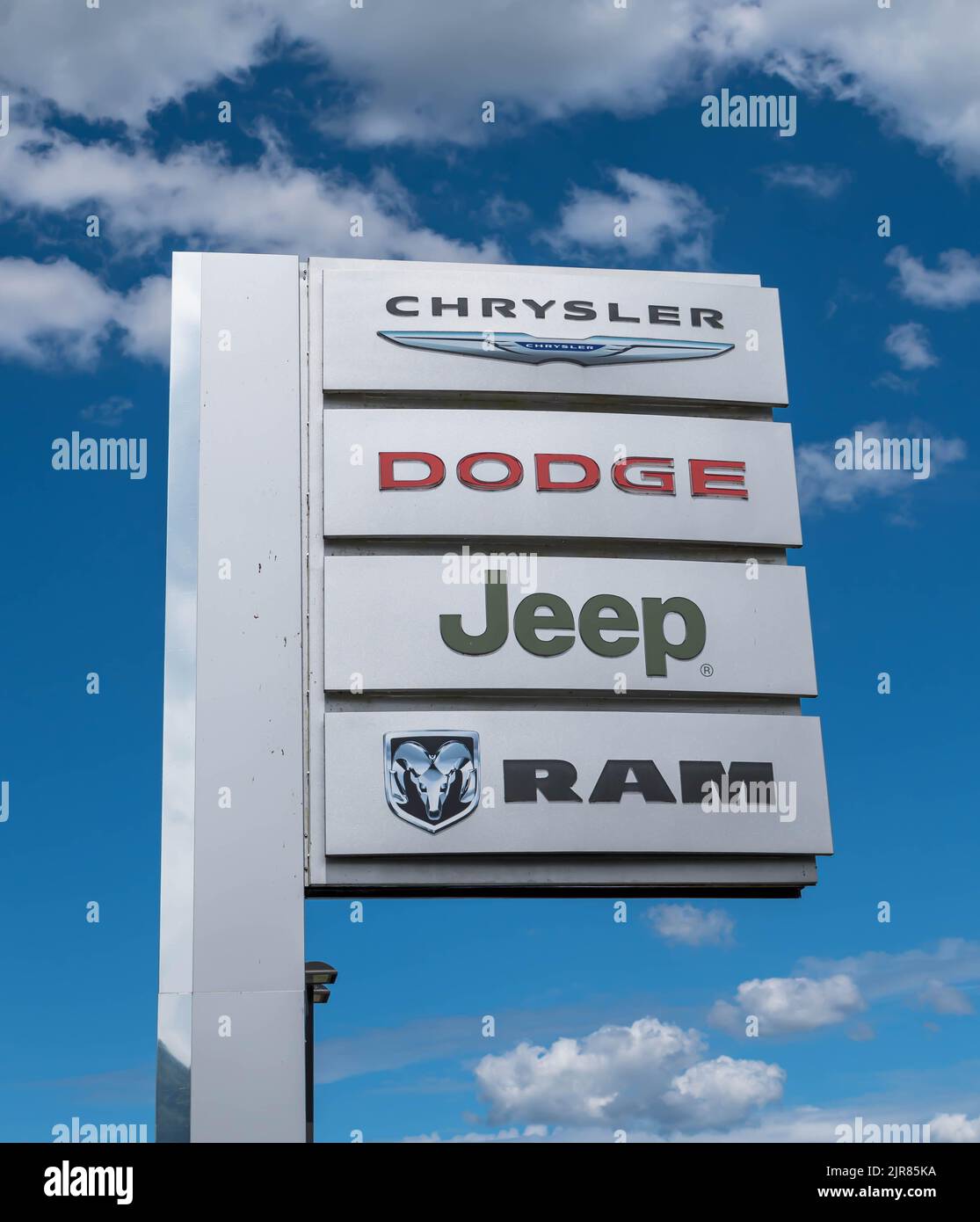 Dodge ram logo hi-res stock photography and images - Alamy