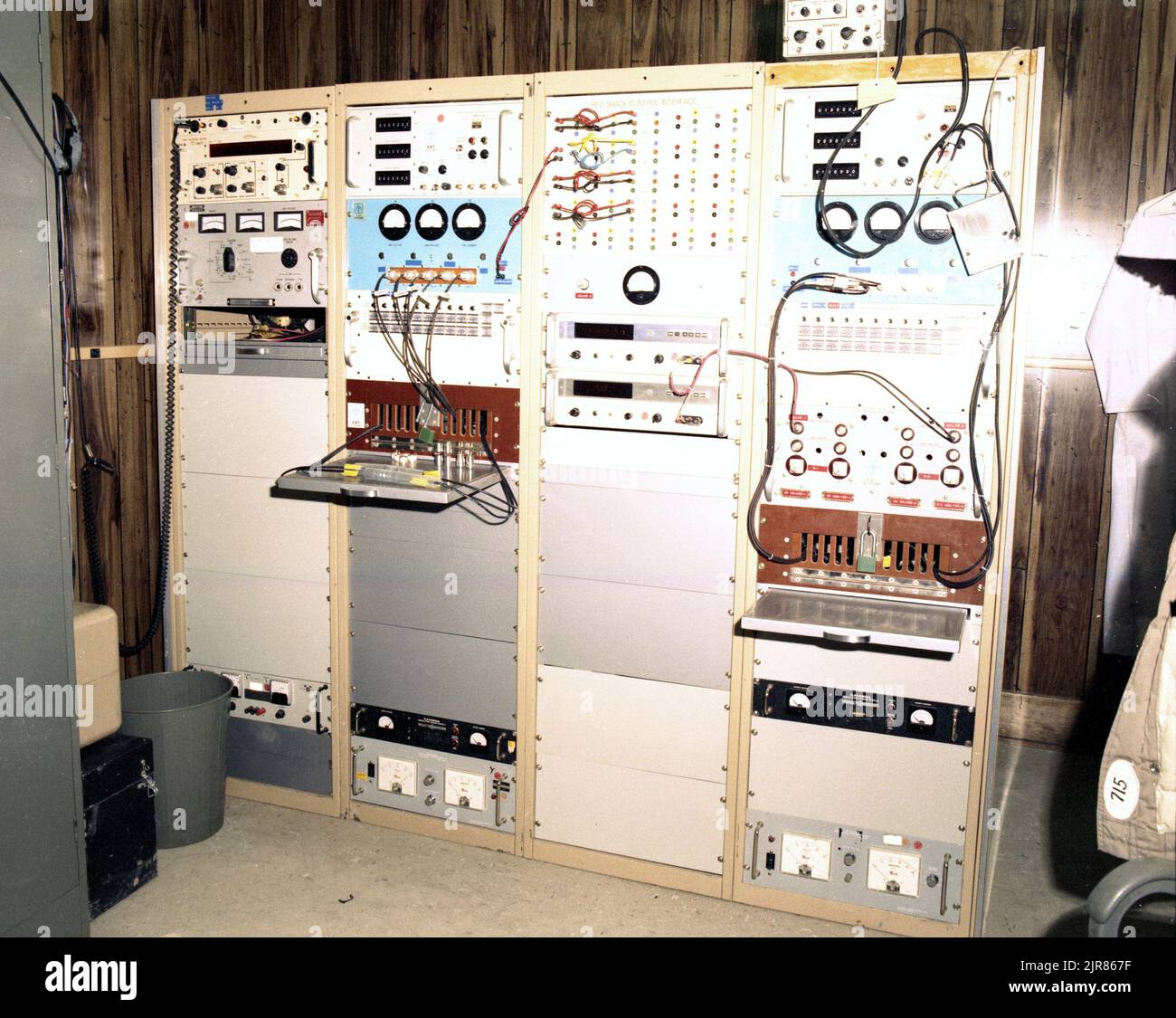 A800176 U12G GAS FRAC CONTROL ROOM FINLEY(Project Engineer) JAN 22 80EG ...